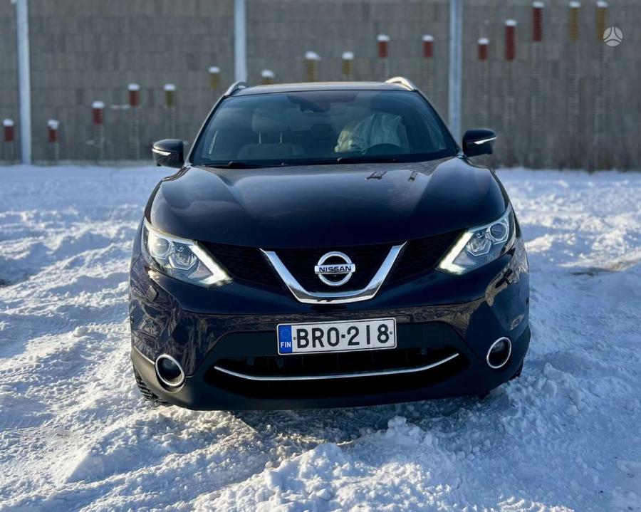 Violet Nissan Qashqai 2014 in Radviliskis, with an engine capacity of 1.60 L and mileage of 195 thousand km for 8000 €, photo 6 on AUTOMOTO.COM.LV