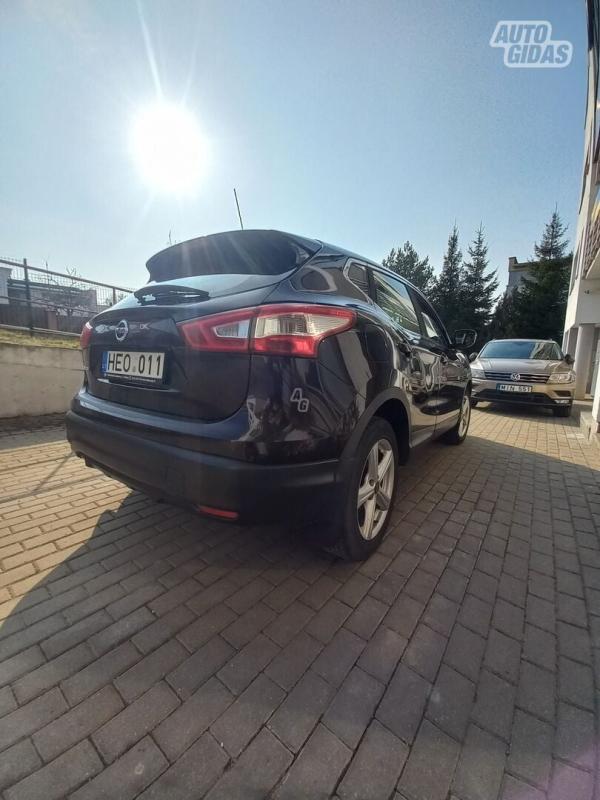 Violet Nissan Qashqai 2014 in Vilnius, with an engine capacity of 1.20 L and mileage of 191 thousand km for 6850 €, photo 3 on AUTOMOTO.COM.LV