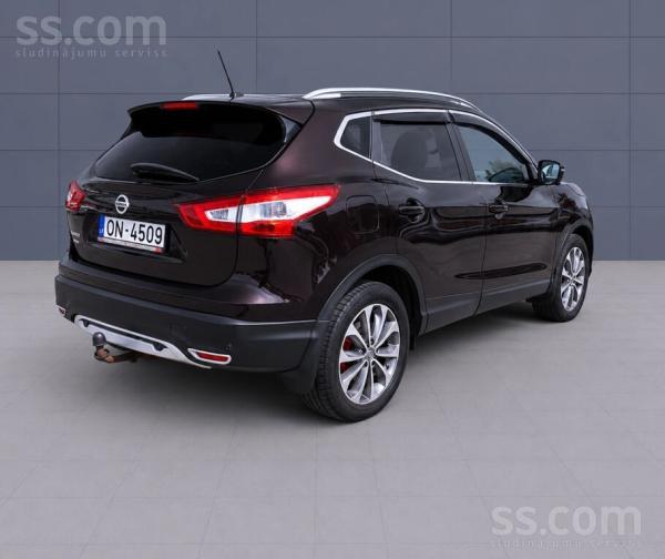 Violet Nissan Qashqai 2014 in Riga, with an engine capacity of 1.60 L and mileage of 200 thousand km for 9700 €, photo 8 on AUTOMOTO.COM.LV