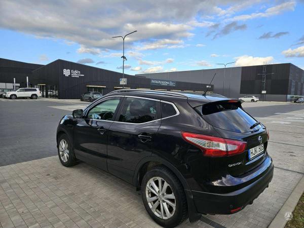 Violet Nissan Qashqai 2014 in Siauliai, with an engine capacity of 1.20 L and mileage of 128 thousand km for 10000 €, photo 2 on AUTOMOTO.COM.LV