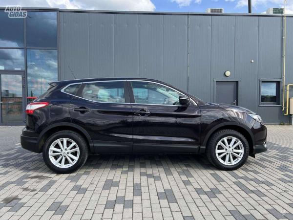 Violet Nissan Qashqai 2014 in Siauliai, with an engine capacity of 1.20 L and mileage of 168 thousand km for 8400 €, photo 4 on AUTOMOTO.COM.LV