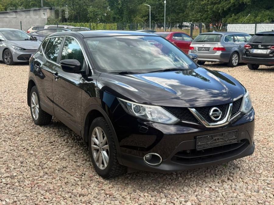 Violet Nissan Qashqai 2014 in Riga, with an engine capacity of 1.60 L and mileage of 181 thousand km for 6750 €, photo 1 on AUTOMOTO.COM.LV
