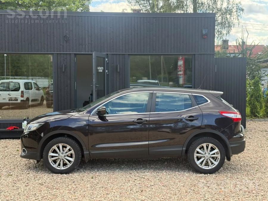 Violet Nissan Qashqai 2014 in Riga, with an engine capacity of 1.60 L and mileage of 181 thousand km for 6750 €, photo 6 on AUTOMOTO.COM.LV