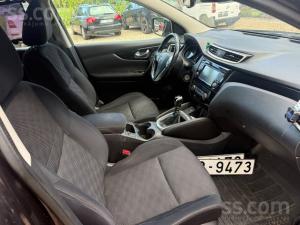 Violet Nissan Qashqai 2014 in Riga, with an engine capacity of 1.60 L and mileage of 181 thousand km for 6750 €, photo 12 on AUTOMOTO.COM.LV