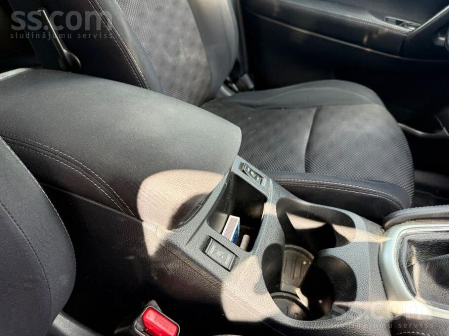 Violet Nissan Qashqai 2014 in Riga, with an engine capacity of 1.60 L and mileage of 181 thousand km for 6750 €, photo 13 on AUTOMOTO.COM.LV
