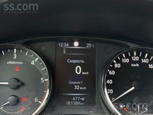Violet Nissan Qashqai 2014 in Riga, with an engine capacity of 1.60 L and mileage of 181 thousand km for 6750 €, photo 14 on AUTOMOTO.COM.LV
