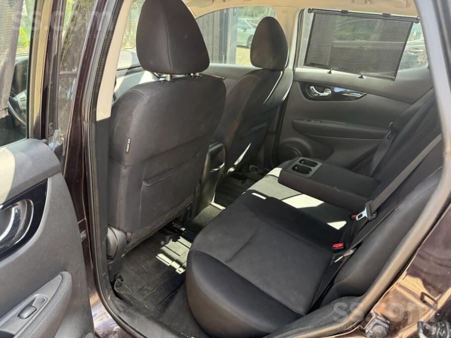Violet Nissan Qashqai 2014 in Riga, with an engine capacity of 1.60 L and mileage of 181 thousand km for 6750 €, photo 17 on AUTOMOTO.COM.LV