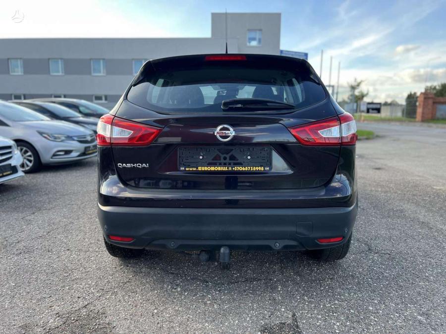 Violet Nissan Qashqai 2014 in Siauliai, with an engine capacity of 1.20 L and mileage of 168 thousand km for 7300 €, photo 6 on AUTOMOTO.COM.LV