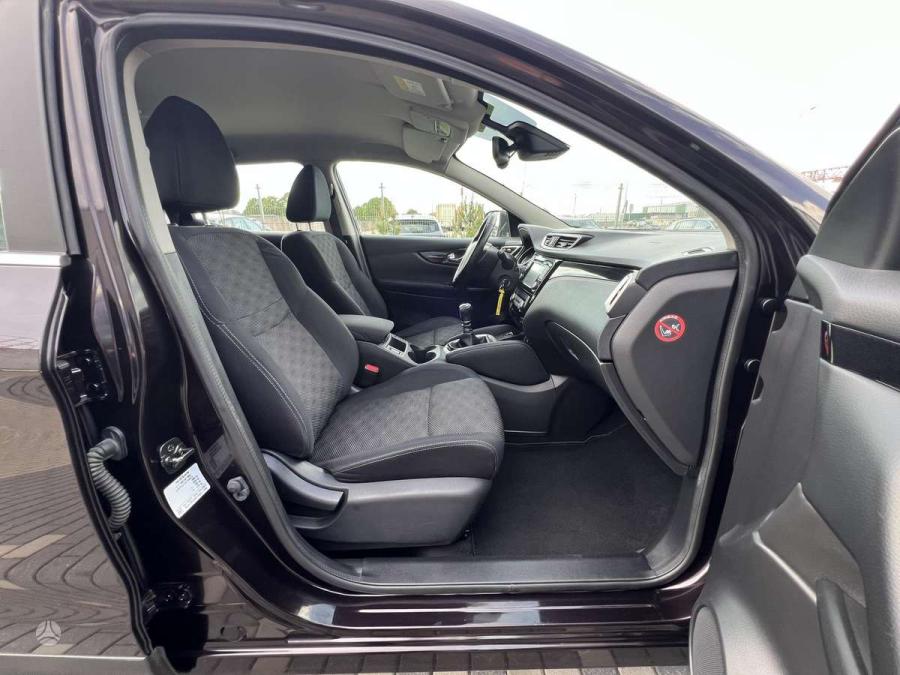 Violet Nissan Qashqai 2014 in Siauliai, with an engine capacity of 1.20 L and mileage of 168 thousand km for 7300 €, photo 19 on AUTOMOTO.COM.LV