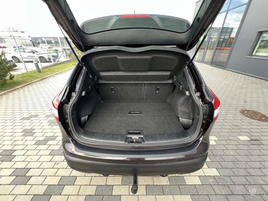 Violet Nissan Qashqai 2014 in Siauliai, with an engine capacity of 1.20 L and mileage of 168 thousand km for 7300 €, photo 22 on AUTOMOTO.COM.LV