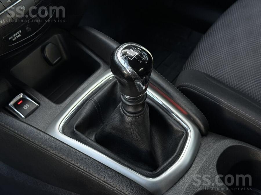 Violets Nissan Qashqai 2014 Rīga, ar dzinēja tilpumu 1.60 L un nobraukumu 181 tūkst. km par 6500 €, foto 22 vietnē AUTOMOTO.COM.LV