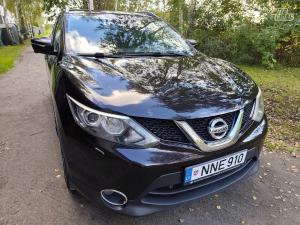 Violet Nissan Qashqai 2014 in Vilnius, with an engine capacity of 1.60 L and mileage of 165 thousand km for 9200 €, photo  on AUTOMOTO.COM.LV