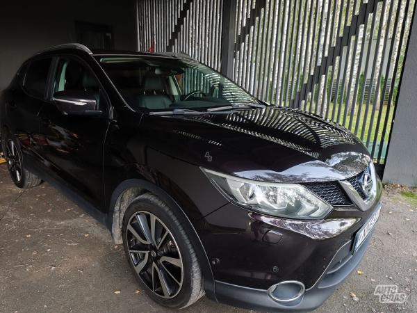 Violet Nissan Qashqai 2014 in Vilnius, with an engine capacity of 1.60 L and mileage of 165 thousand km for 9200 €, photo 8 on AUTOMOTO.COM.LV