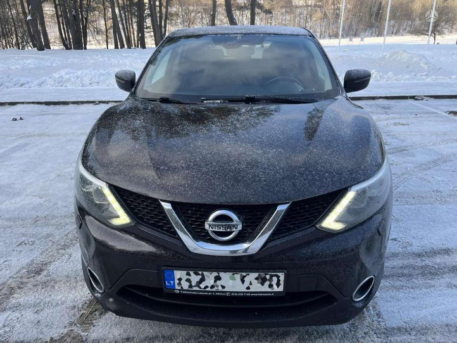 Violet Nissan Qashqai 2015 in Vilnius, with an engine capacity of 1.60 L and mileage of 171 thousand km for 9500 €, photo 1 on AUTOMOTO.COM.LV