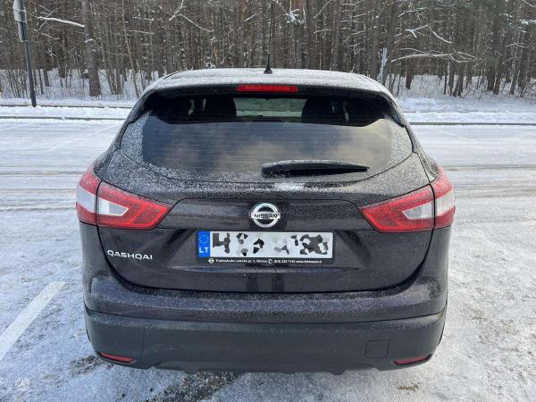 Violet Nissan Qashqai 2015 in Vilnius, with an engine capacity of 1.60 L and mileage of 171 thousand km for 9500 €, photo 2 on AUTOMOTO.COM.LV