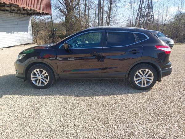 Violet Nissan Qashqai 2015 in Riga, with an engine capacity of 1.50 L and mileage of 115 thousand km for 8600 €, photo 3 on AUTOMOTO.COM.LV