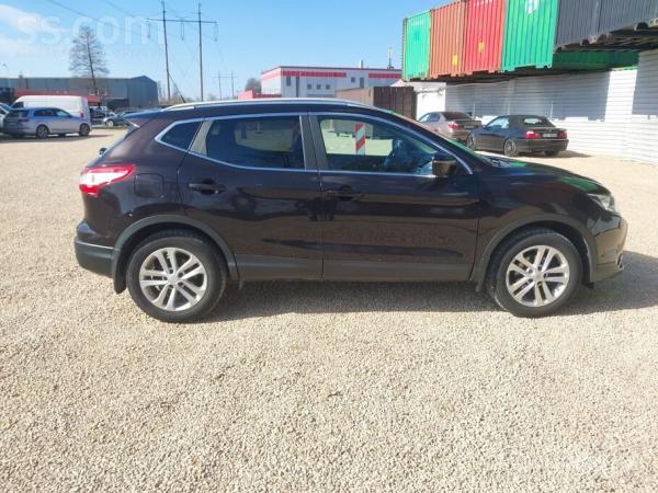 Violet Nissan Qashqai 2015 in Riga, with an engine capacity of 1.50 L and mileage of 115 thousand km for 8600 €, photo 4 on AUTOMOTO.COM.LV