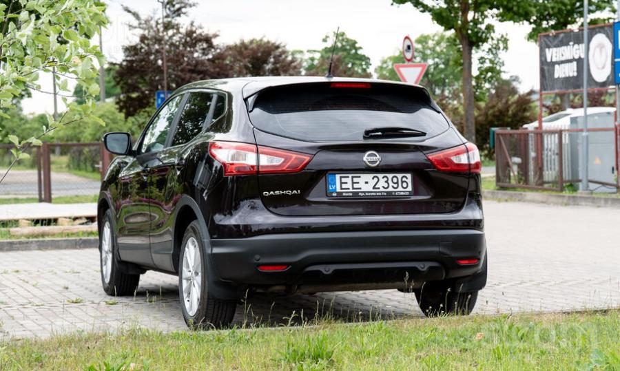 Violets Nissan Qashqai 2015 Rīga, ar dzinēja tilpumu 1.20 L un nobraukumu 155 tūkst. km par 8000 €, foto 6 vietnē AUTOMOTO.COM.LV