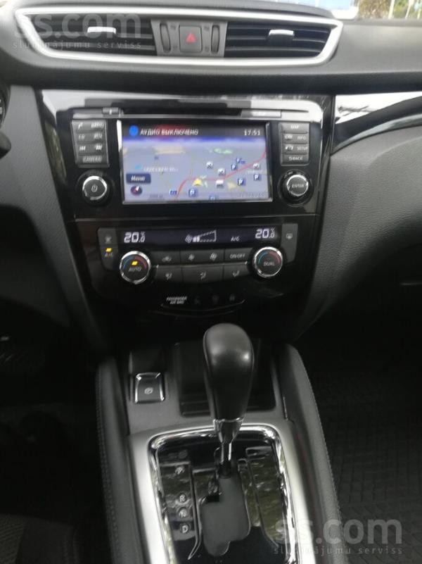 Violet Nissan Qashqai 2015 in Riga, with an engine capacity of 1.20 L and mileage of 119 thousand km for 9500 €, photo 4 on AUTOMOTO.COM.LV