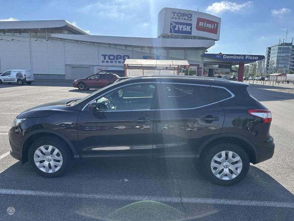 Violet Nissan Qashqai 2015 in Vilnius, with an engine capacity of 1.60 L and mileage of 154 thousand km for 7500 €, photo 2 on AUTOMOTO.COM.LV