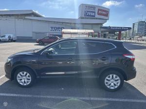 Violet Nissan Qashqai 2015 in Vilnius, with an engine capacity of 1.60 L and mileage of 154 thousand km for 7500 €, photo 3 on AUTOMOTO.COM.LV