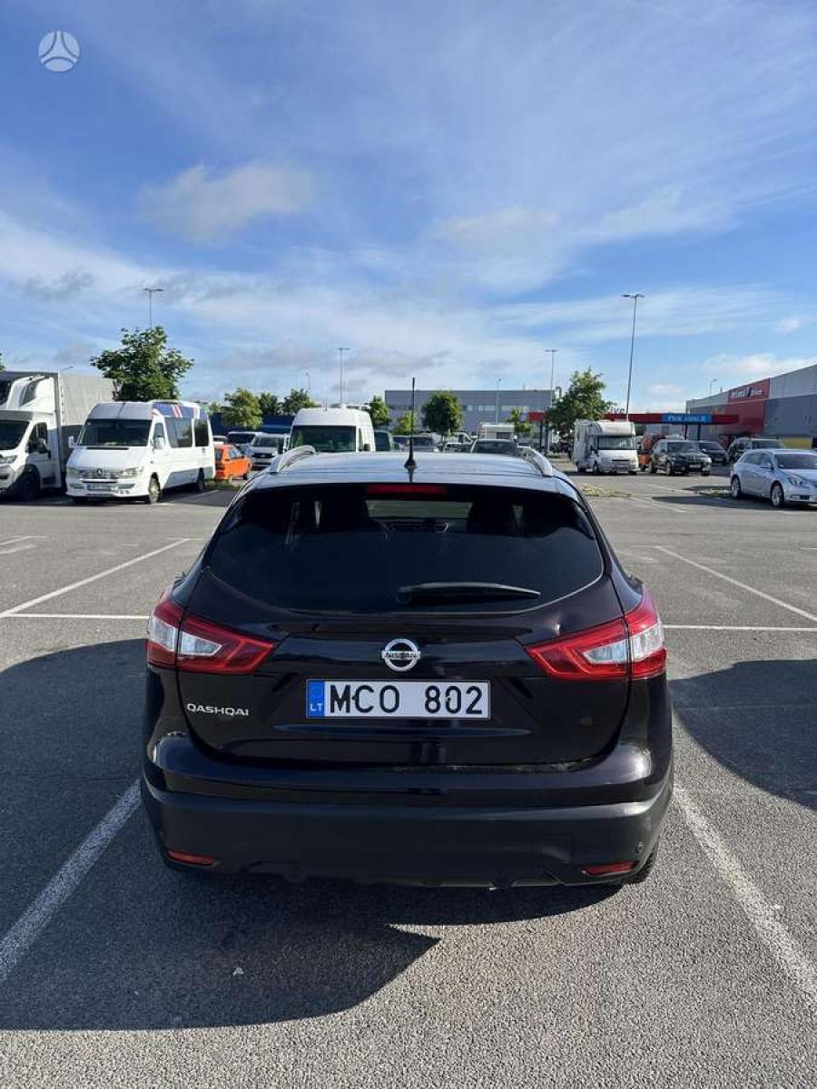 Violet Nissan Qashqai 2015 in Vilnius, with an engine capacity of 1.60 L and mileage of 154 thousand km for 7500 €, photo 5 on AUTOMOTO.COM.LV