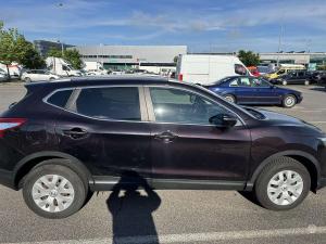 Violet Nissan Qashqai 2015 in Vilnius, with an engine capacity of 1.60 L and mileage of 154 thousand km for 7500 €, photo 7 on AUTOMOTO.COM.LV