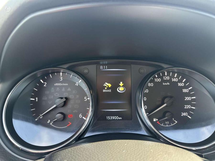 Violet Nissan Qashqai 2015 in Vilnius, with an engine capacity of 1.60 L and mileage of 154 thousand km for 7500 €, photo 12 on AUTOMOTO.COM.LV