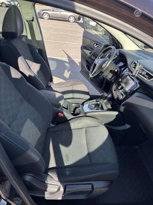 Violet Nissan Qashqai 2015 in Vilnius, with an engine capacity of 1.60 L and mileage of 154 thousand km for 7500 €, photo 14 on AUTOMOTO.COM.LV