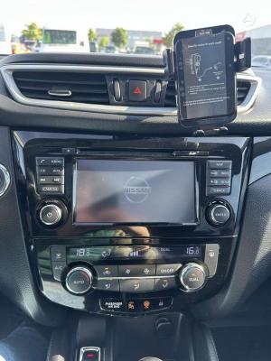 Violet Nissan Qashqai 2015 in Vilnius, with an engine capacity of 1.60 L and mileage of 154 thousand km for 7500 €, photo 15 on AUTOMOTO.COM.LV