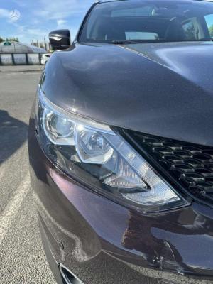 Violet Nissan Qashqai 2015 in Vilnius, with an engine capacity of 1.60 L and mileage of 154 thousand km for 7500 €, photo 23 on AUTOMOTO.COM.LV