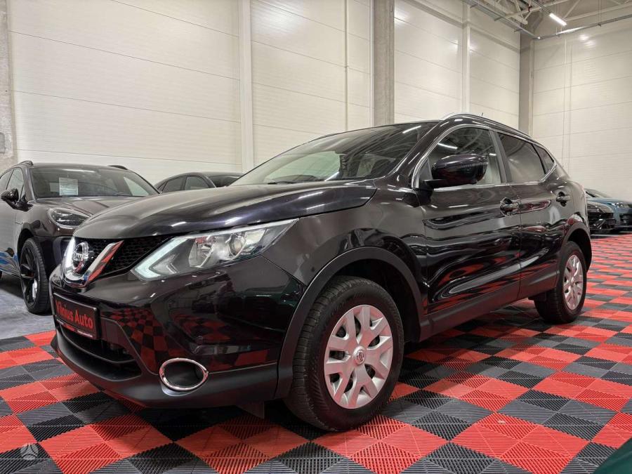 Violet Nissan Qashqai 2015 in Vilnius, with an engine capacity of 1.60 L and mileage of 155 thousand km for 8650 €, photo 1 on AUTOMOTO.COM.LV