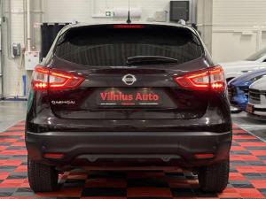 Violet Nissan Qashqai 2015 in Vilnius, with an engine capacity of 1.60 L and mileage of 155 thousand km for 8650 €, photo 6 on AUTOMOTO.COM.LV