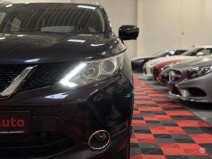 Violet Nissan Qashqai 2015 in Vilnius, with an engine capacity of 1.60 L and mileage of 155 thousand km for 8650 €, photo 8 on AUTOMOTO.COM.LV