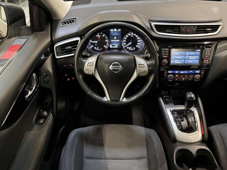 Violet Nissan Qashqai 2015 in Vilnius, with an engine capacity of 1.60 L and mileage of 155 thousand km for 8650 €, photo 20 on AUTOMOTO.COM.LV