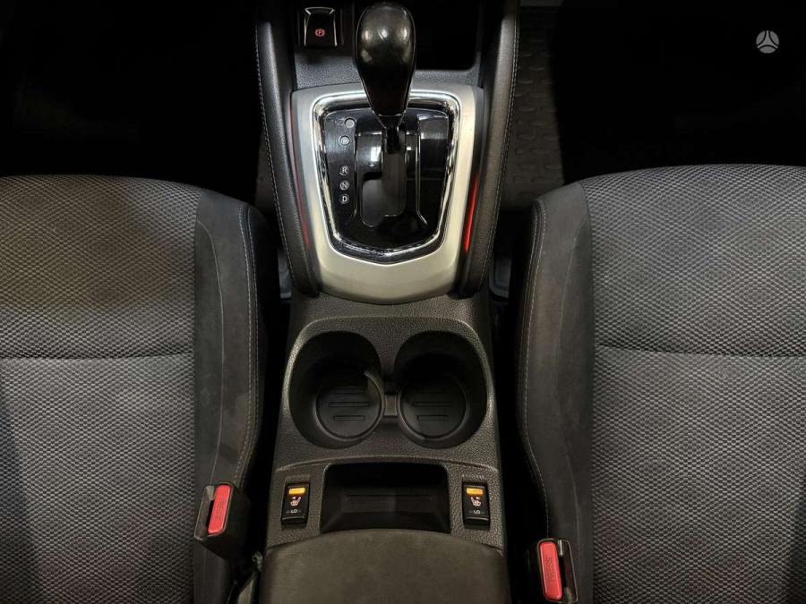 Violet Nissan Qashqai 2015 in Vilnius, with an engine capacity of 1.60 L and mileage of 155 thousand km for 8650 €, photo 24 on AUTOMOTO.COM.LV