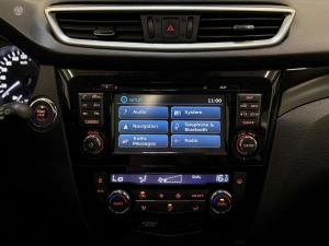Violet Nissan Qashqai 2015 in Vilnius, with an engine capacity of 1.60 L and mileage of 155 thousand km for 8650 €, photo 26 on AUTOMOTO.COM.LV