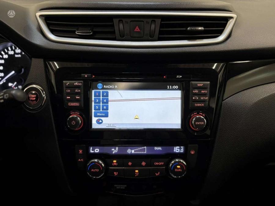 Violet Nissan Qashqai 2015 in Vilnius, with an engine capacity of 1.60 L and mileage of 155 thousand km for 8650 €, photo 27 on AUTOMOTO.COM.LV