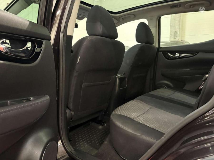 Violet Nissan Qashqai 2015 in Vilnius, with an engine capacity of 1.60 L and mileage of 155 thousand km for 8650 €, photo 30 on AUTOMOTO.COM.LV