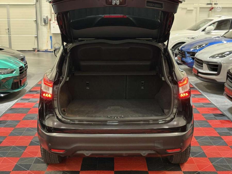 Violet Nissan Qashqai 2015 in Vilnius, with an engine capacity of 1.60 L and mileage of 155 thousand km for 8650 €, photo 32 on AUTOMOTO.COM.LV