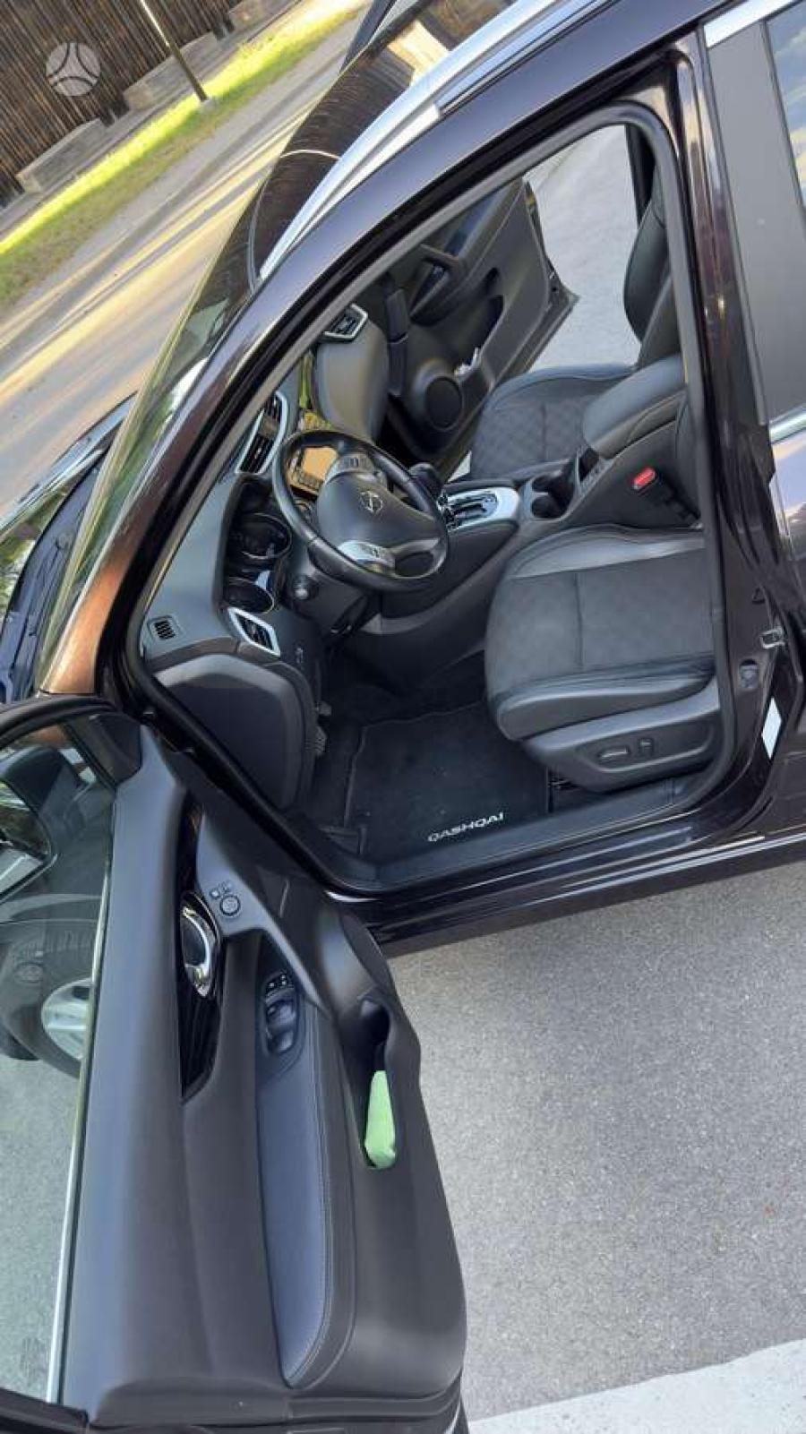 Violets Nissan Qashqai 2015 Viļņa, ar dzinēja tilpumu 1.20 L un nobraukumu 119 tūkst. km par 9400 €, foto 10 vietnē AUTOMOTO.COM.LV