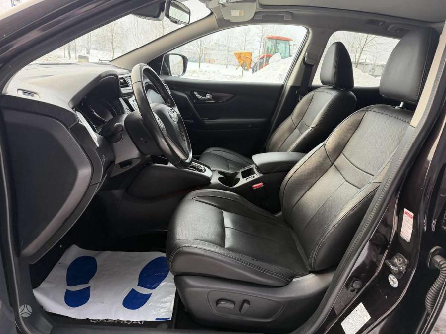 Violet Nissan Qashqai 2016 in Siauliai, with an engine capacity of 1.20 L and mileage of 122 thousand km for 10190 €, photo 11 on AUTOMOTO.COM.LV