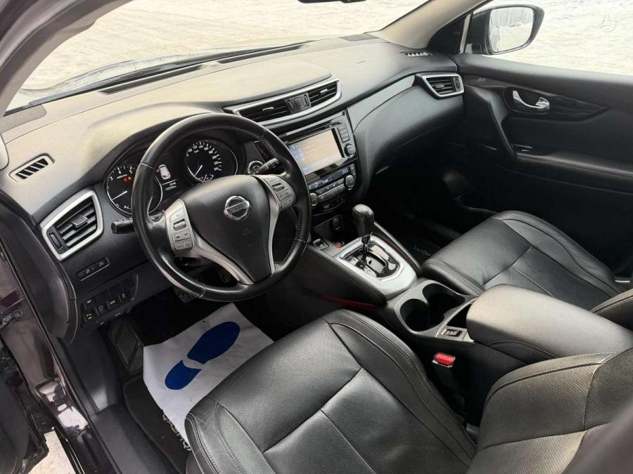 Violet Nissan Qashqai 2016 in Siauliai, with an engine capacity of 1.20 L and mileage of 122 thousand km for 10190 €, photo 14 on AUTOMOTO.COM.LV