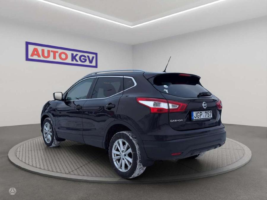Violet Nissan Qashqai 2016 in Kaunas, with an engine capacity of 1.20 L and mileage of 128 thousand km for 9999 €, photo 3 on AUTOMOTO.COM.LV
