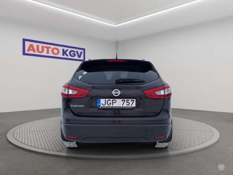 Violet Nissan Qashqai 2016 in Kaunas, with an engine capacity of 1.20 L and mileage of 128 thousand km for 9999 €, photo 4 on AUTOMOTO.COM.LV