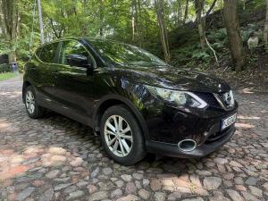 Violet Nissan Qashqai 2016 in Vilnius, with an engine capacity of 1.46 L and mileage of 247 thousand km for 9500 €, photo  on AUTOMOTO.COM.LV