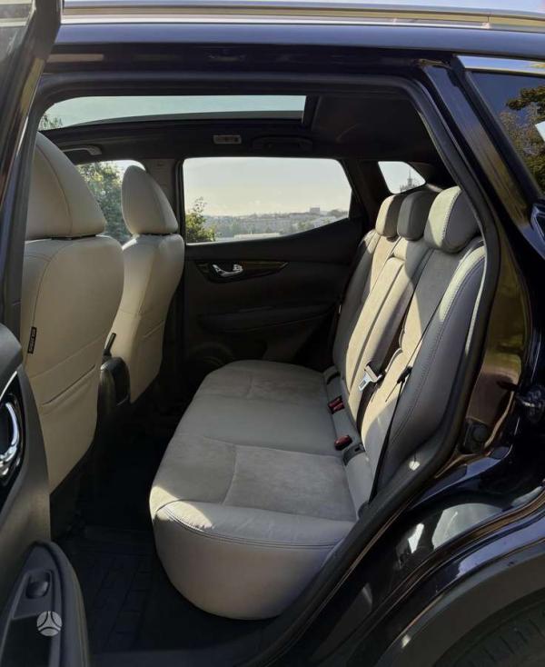 Violet Nissan Qashqai 2016 in Vilnius, with an engine capacity of 1.20 L and mileage of 153 thousand km for 7400 €, photo 8 on AUTOMOTO.COM.LV