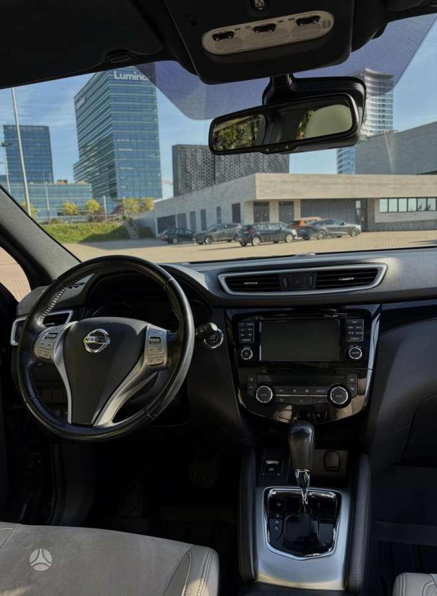 Violet Nissan Qashqai 2016 in Vilnius, with an engine capacity of 1.20 L and mileage of 153 thousand km for 7400 €, photo 11 on AUTOMOTO.COM.LV