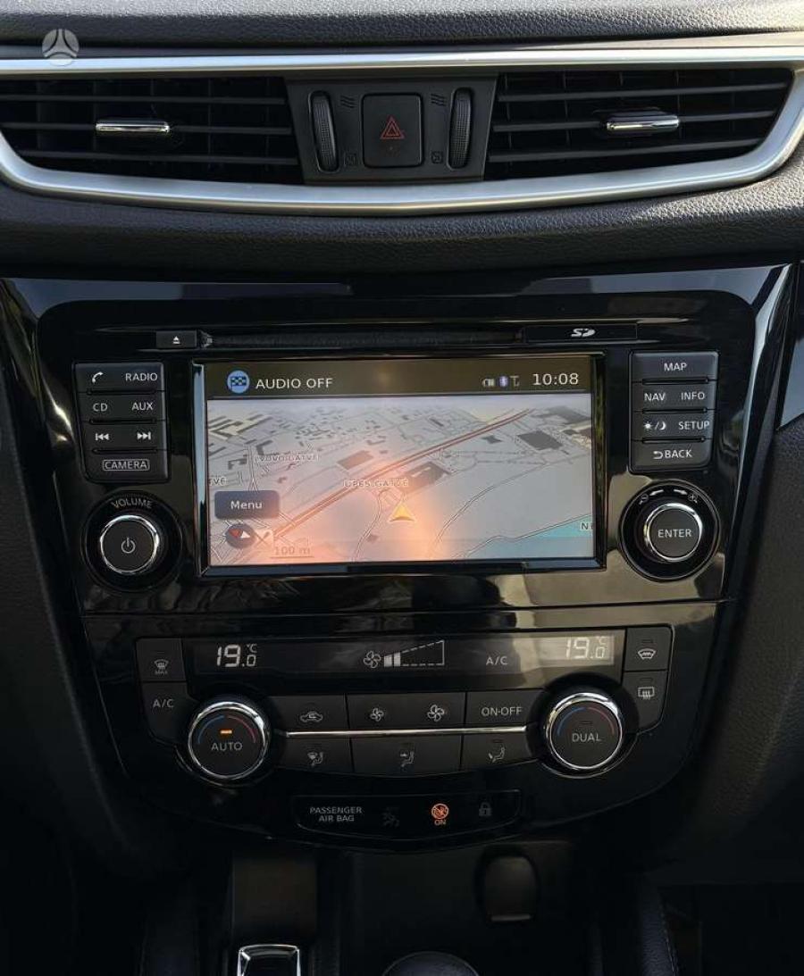 Violet Nissan Qashqai 2016 in Vilnius, with an engine capacity of 1.20 L and mileage of 153 thousand km for 7400 €, photo 17 on AUTOMOTO.COM.LV