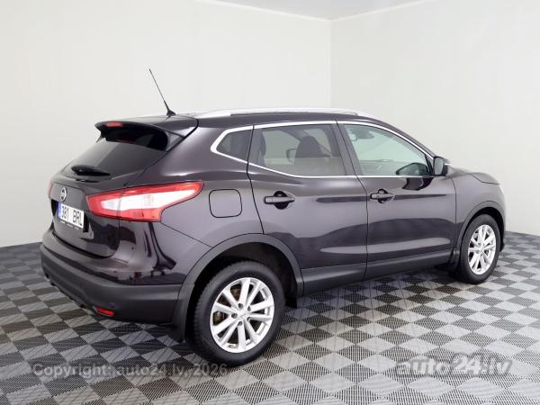 Nissan Qashqai 2016 Tallina vietnē Violets Nissan Qashqai 2016 Tallina, ar dzinēja tilpumu 1.20 L un nobraukumu 186 tūkst. km par 4499 €, foto 4 vietnē AUTOMOTO.COM.LV